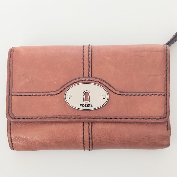 Fossil | Bags | Vintage Fossil Maddox Keyhole Trifold Brown Leather ...